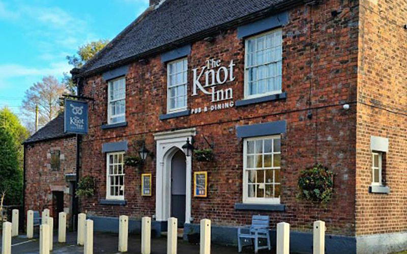 The Knot Inn - Canalside Radio | 102.8FM